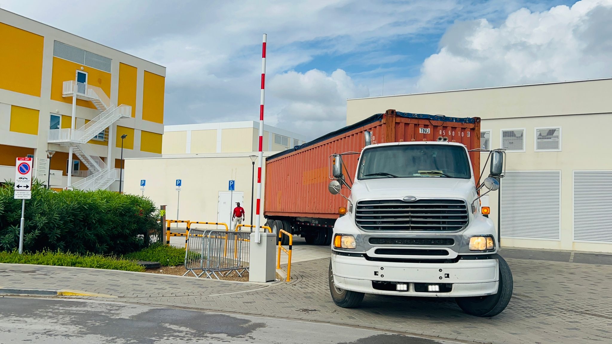 New MRI arrived at CMC - Curaçao Medical Center