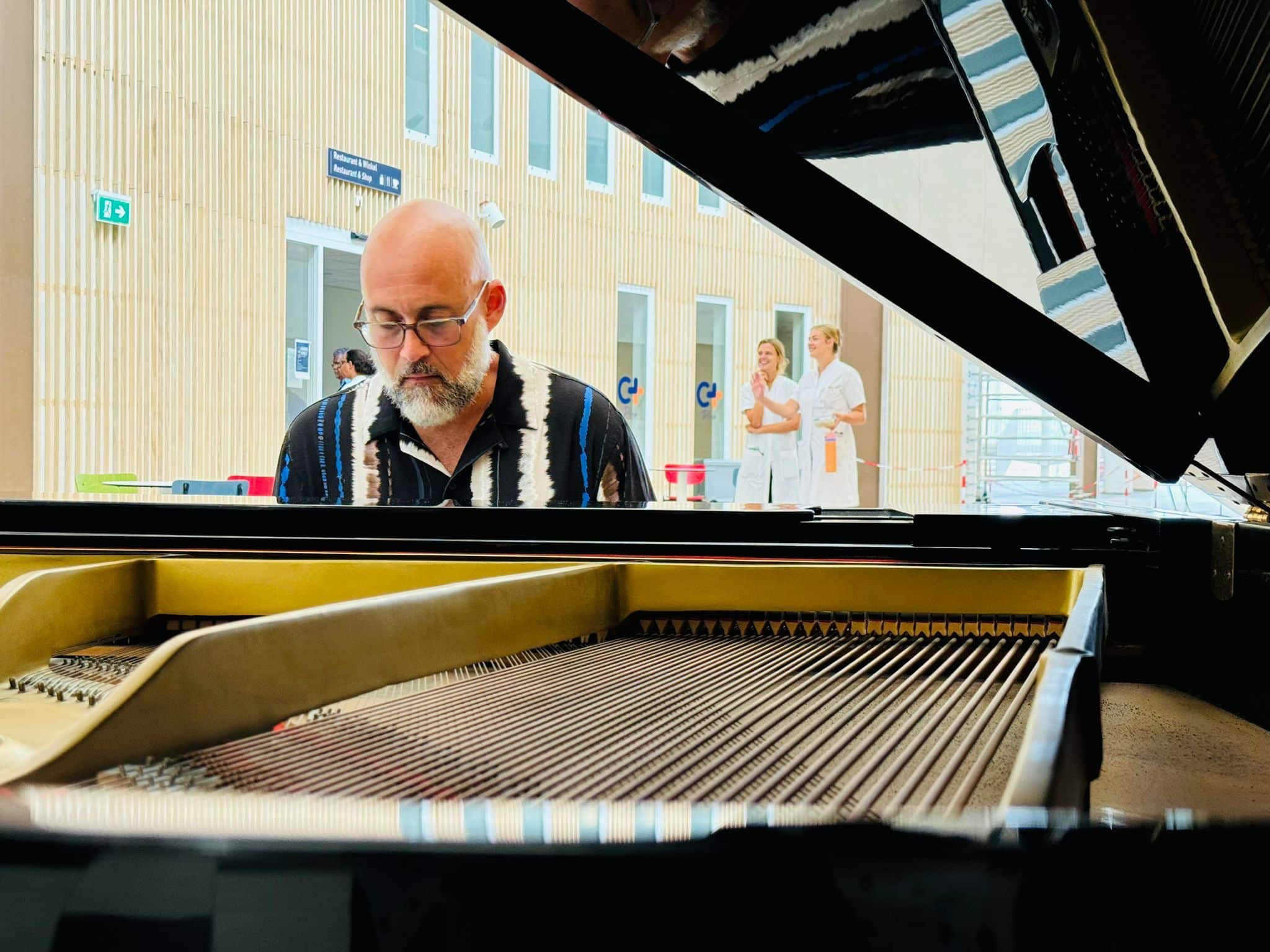 CMC Introduces Piano to Create a Positive Atmosphere - Curaçao Medical ...